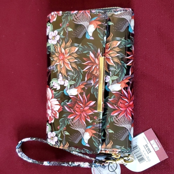 mundi | Bags | Mundi Big Fat Expandable Wallet Wristlet Organizer Nwt ...
